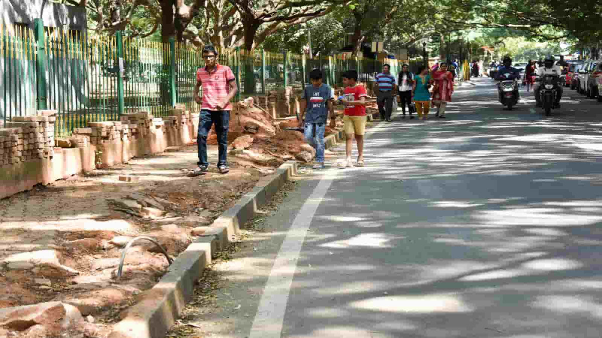 Supreme Court Declares Right to Walk on Footpaths a Fundamental ...
